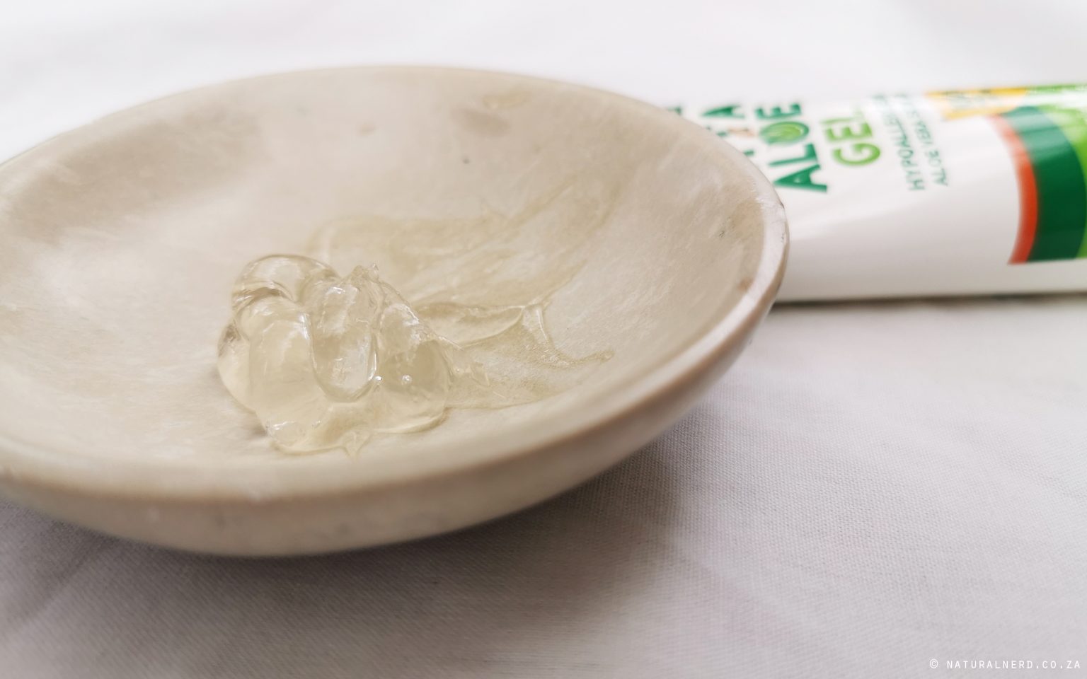 Aftersun Gel – Natural Nerd | Free DIY Recipes For Your Body & Home
